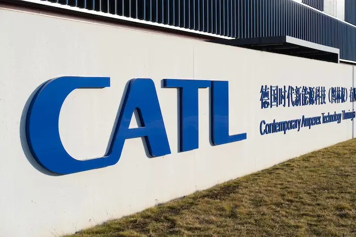 Le géant chinois des batteries CATL annonce une hausse de 26% de son bénéfice au 3T - Les Affaires