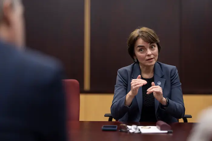 Table éditoriale avec Christine Fréchette: l’octroi des mégawatts devra ...