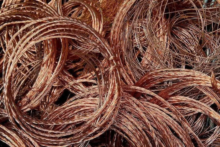 Matières premières: l'or enchaîne les records, le sucre baisse, le ...