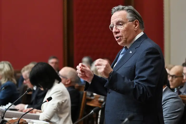 Remaniement: «Il faut sortir de la camisole de force», dit Legault ...