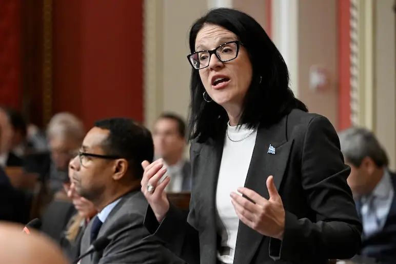 La ministre Sonia LeBel ne se représentera pas en 2026 - Les Affaires