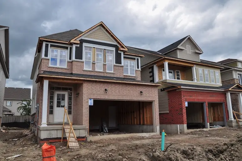Budget Québec: la construction résidentielle de nouveau absente - Les ...