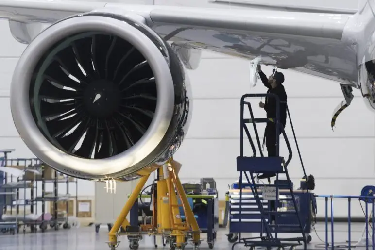 Airbus confirme une commande historique pour l’A220 - Les Affaires